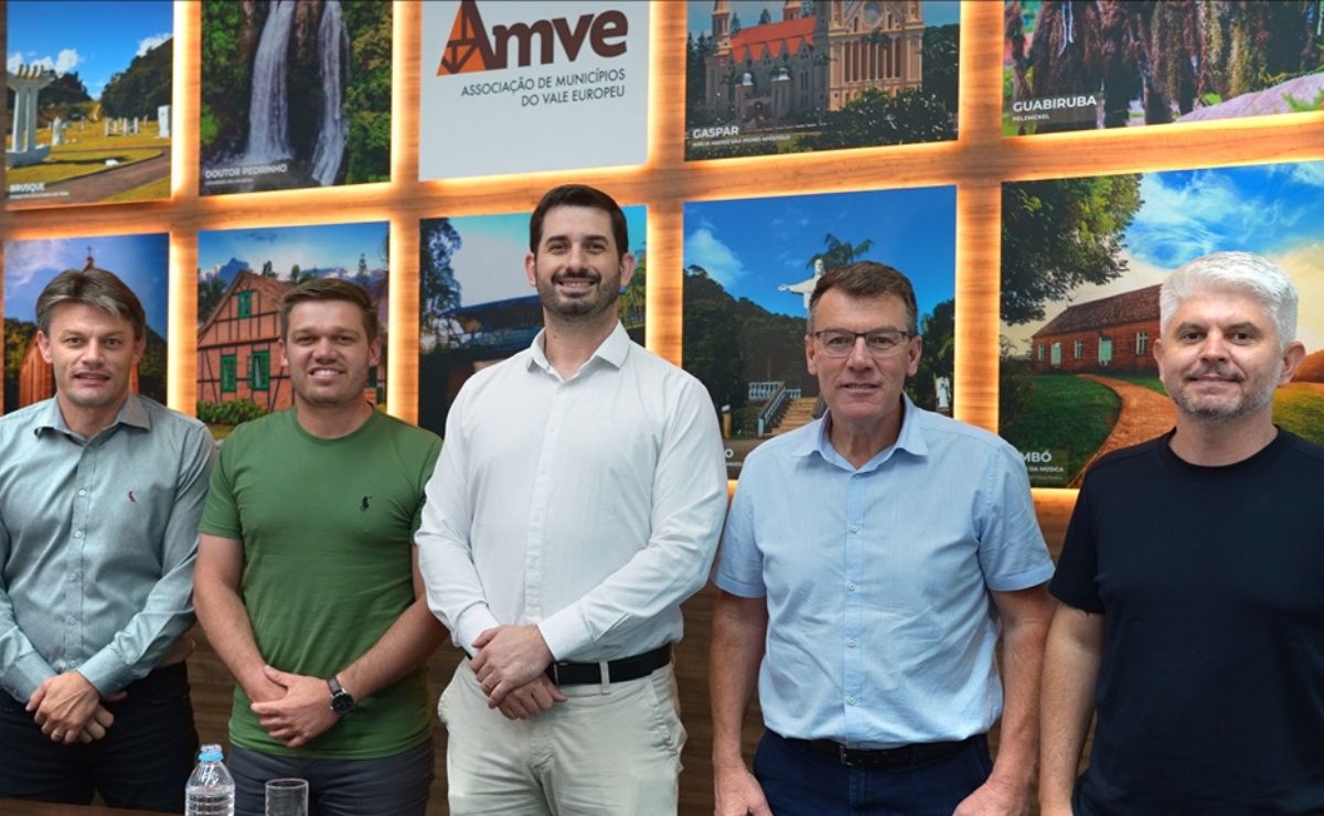 André Vechi, prefeito de Brusque, será presidente da Amve 2026 - Portal ...